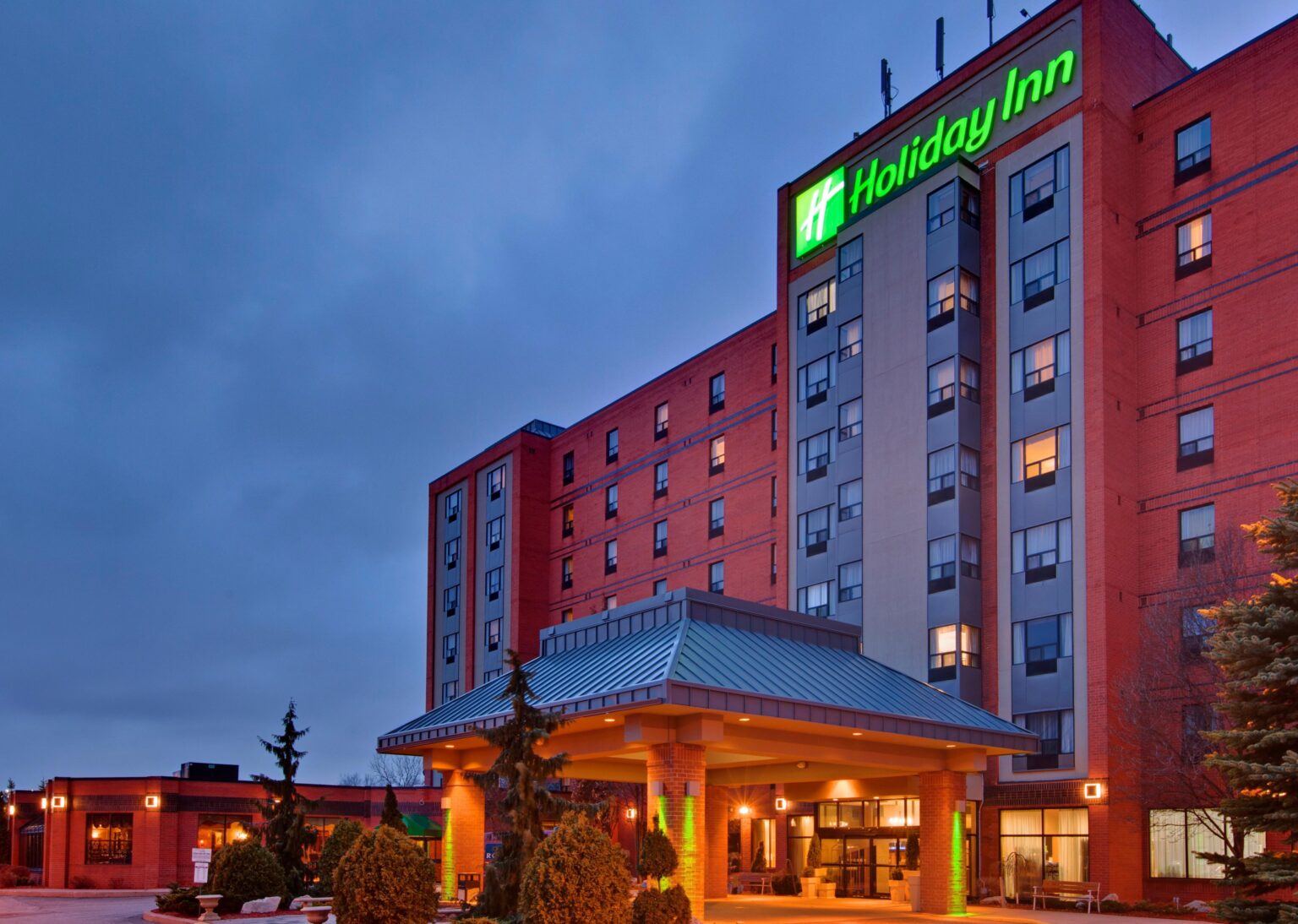 Holiday Inn & Suites Ambassador Bridge Windsor - Tourism Windsor Essex ...