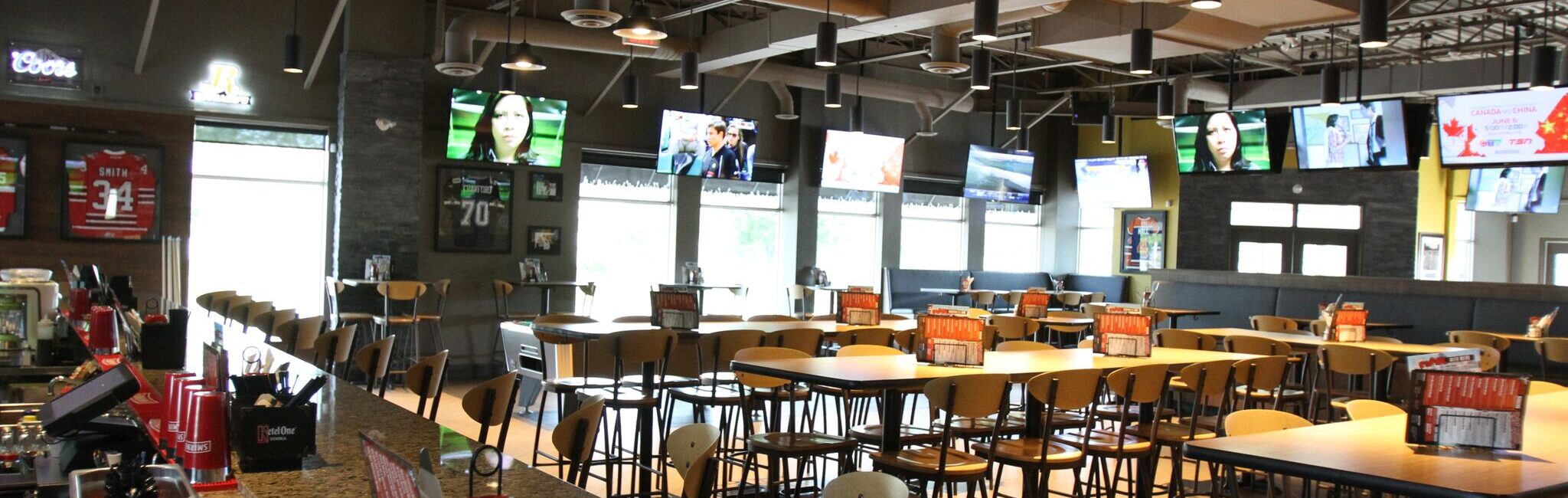 John Max Sports and Wings - Lauzon - Tourism Windsor Essex Pelee Island